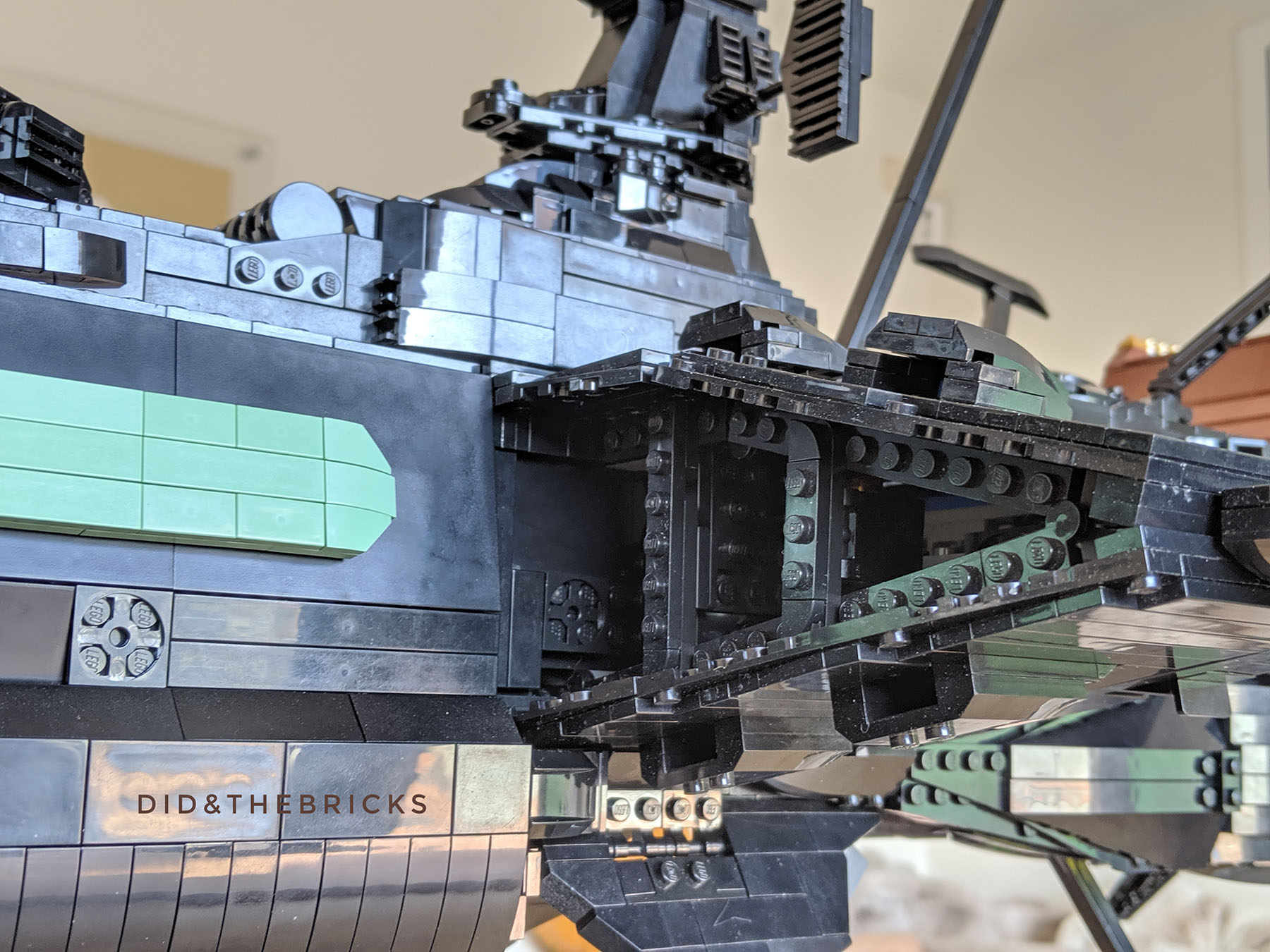 L’Atlantis d’Albator en Lego – 135 cm (Arcadia) | Otakia.com